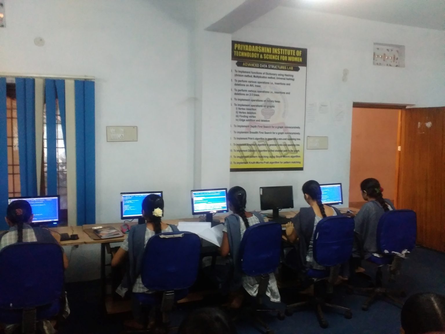 COMPUTER CENTER – PRIYADARSHINI INSTITUTE OF TECHNOLOGY & SCIENCE FOR WOMEN